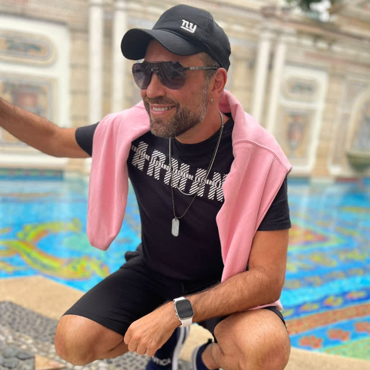 Saludos y videos personalizados de Gabriel Blanco | Famosos.com